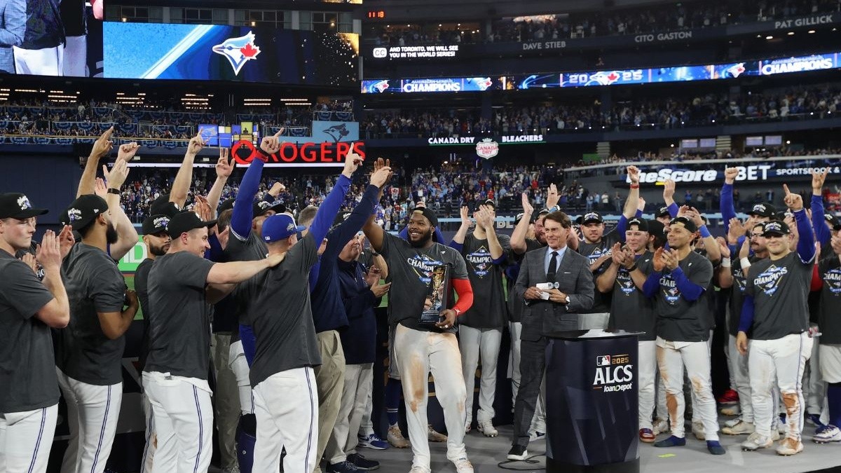 MLB: Drake se volvió loco de emoción cuando Azulejos ganó su boleto a ...