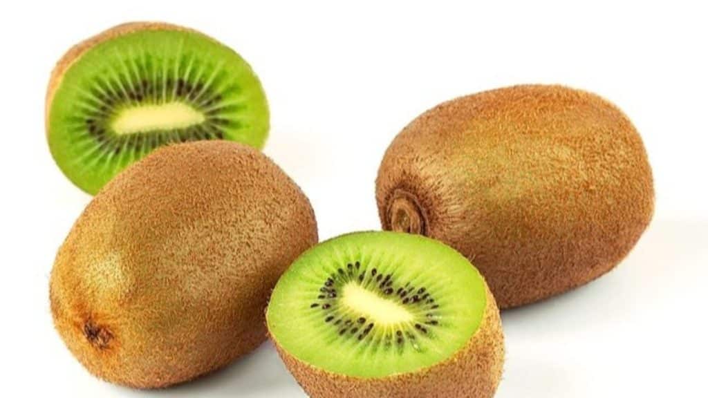 Kiwi: the surprising superfruit for mood, sleep, and more
