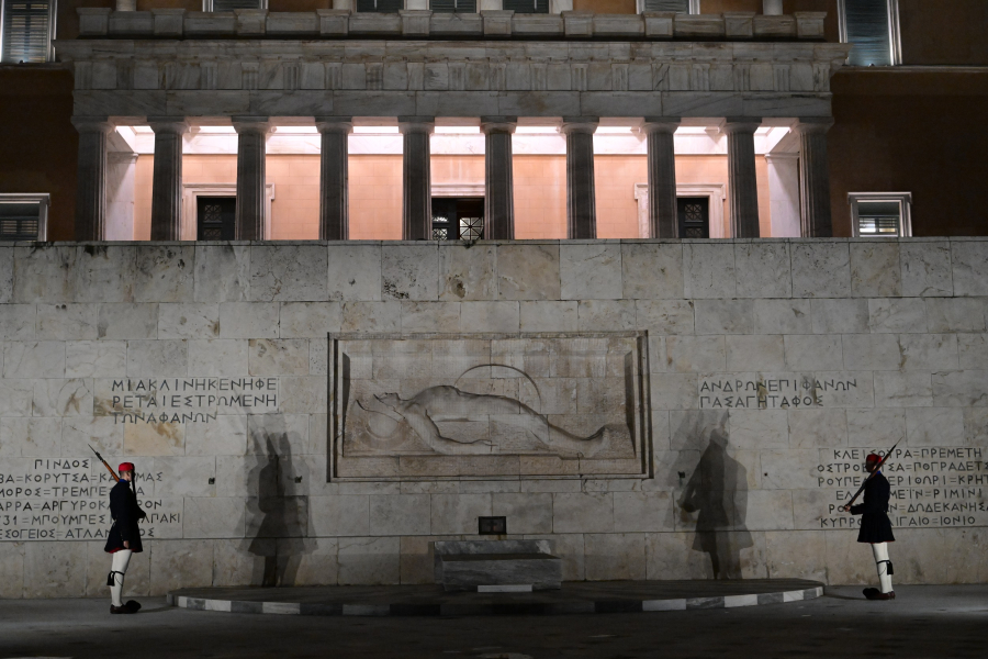 Άγνωστος Στρατιώτης: Και δεύτερη διαφοροποίηση Δένδια - Η απάντηση ...
