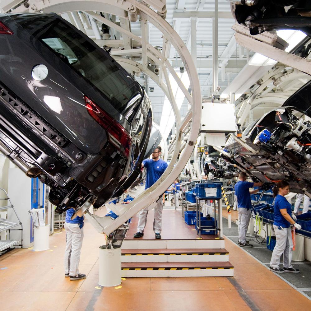 Drohende Kurzarbeit wegen Halbleiter-Engpässen: VW steuert offenbar auf ...