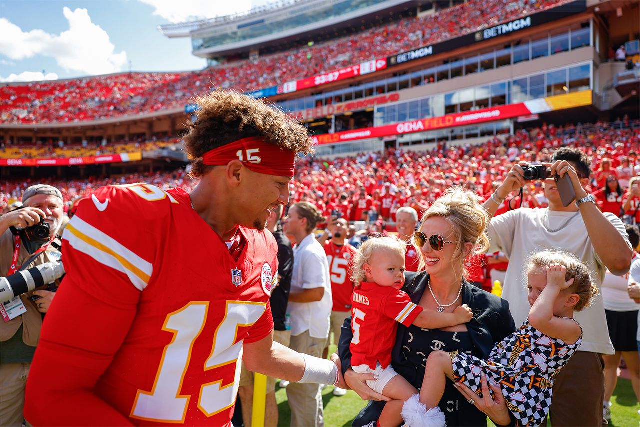 Chiefs make major change to Patrick Mahomes' contract to lower his ...