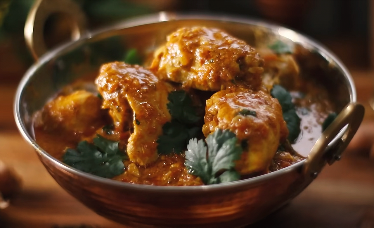 Indian chicken curry - murgh kari