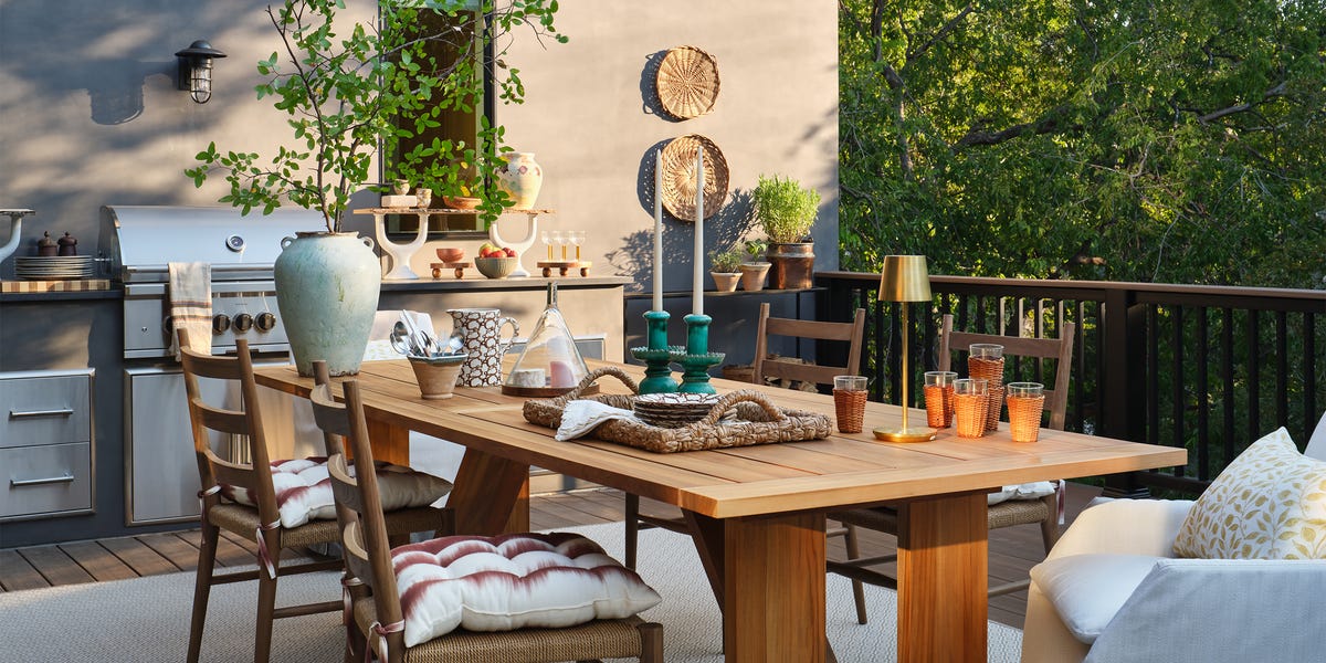 This Designer's Genius Layout Transforms an 850-Square-Foot Deck Into ...