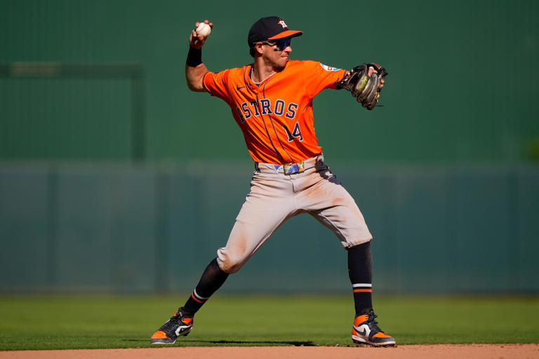 Red Sox urged to trade for Gold-Glove Winning versatile infielder