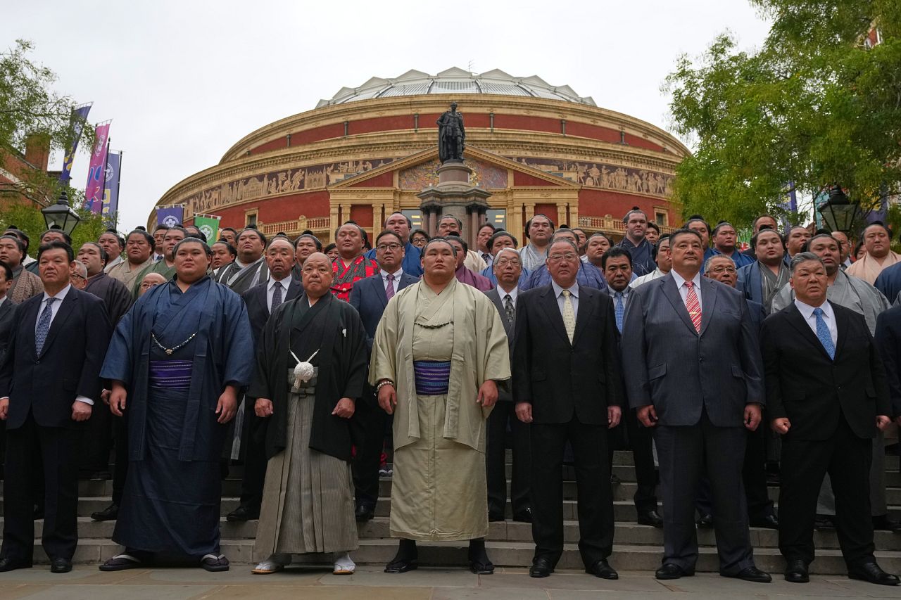 In pictures: Ancient Japanese sumo returns to London for the first time ...