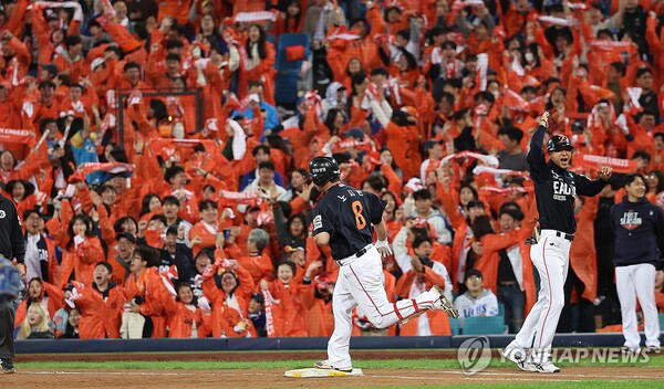 ’노시환 재역전 결승 투런포‘ 한화, 삼성 잡고 KS까지 ’1승‘ 남아[PO3]