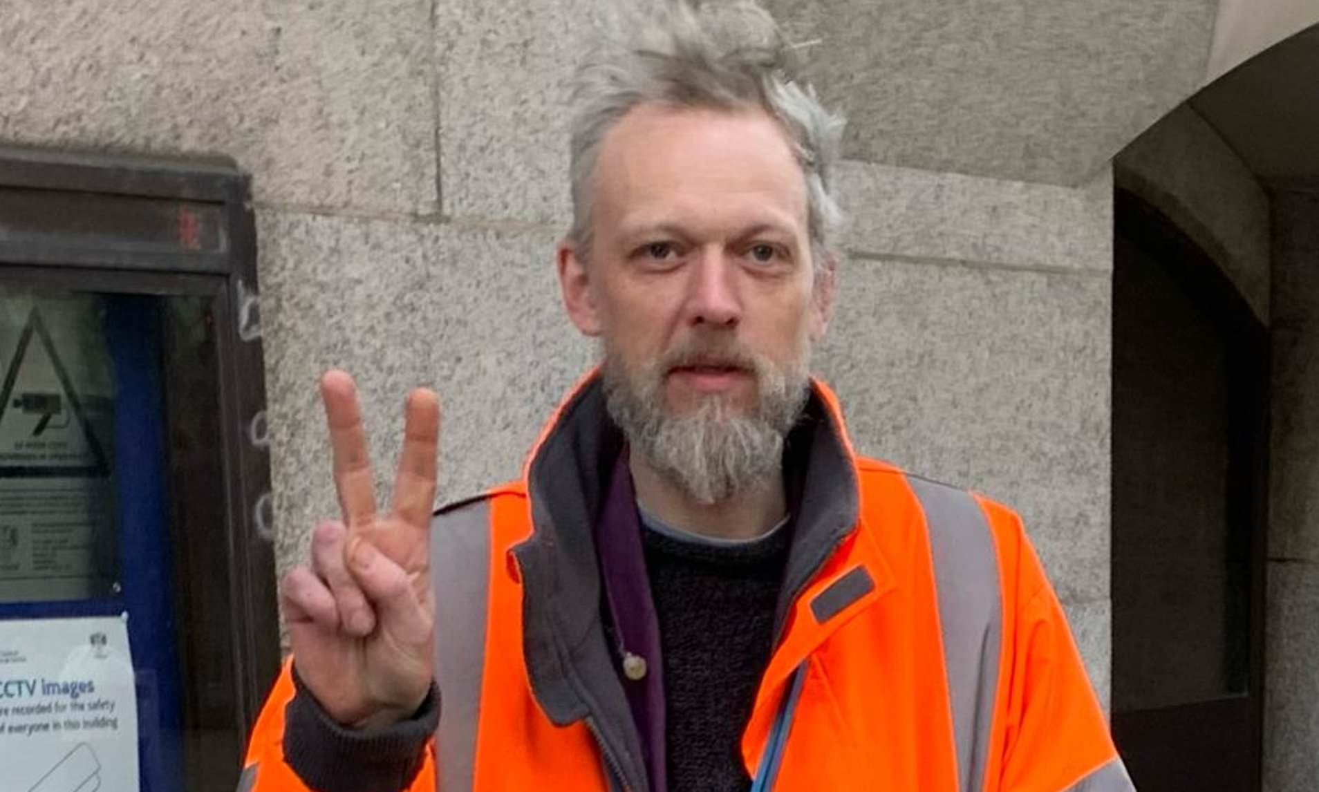 'Bomb hoaxer', 44, sent US Embassy into lockdown after 'planting fake ...