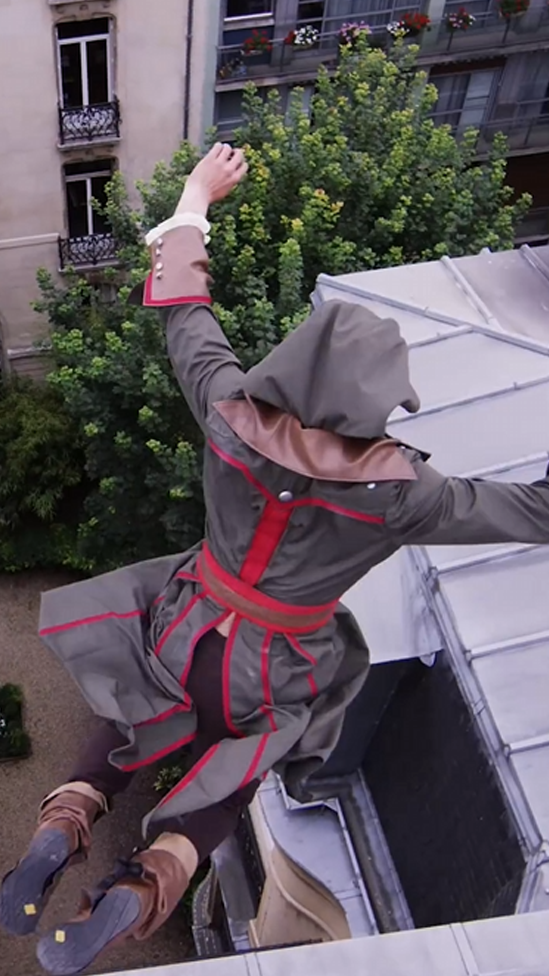 Jumping from the Highest Roofs in Paris