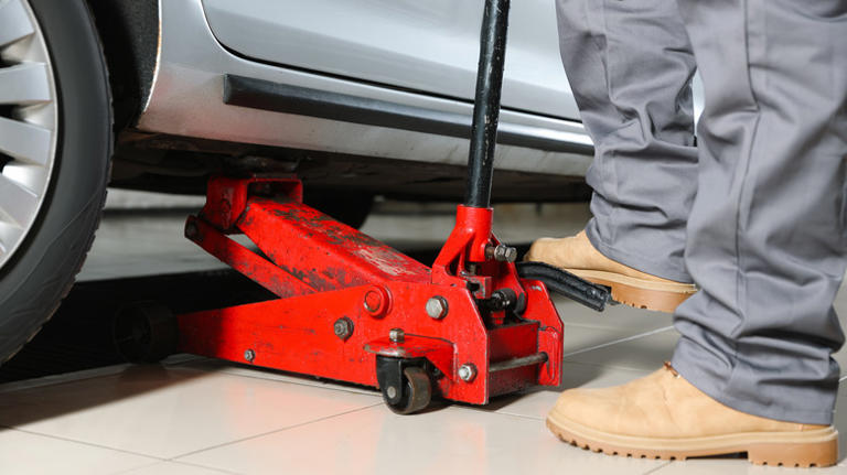 What Is The 3/4 Rule When Using A Floor Jack & Why Is It Important To ...