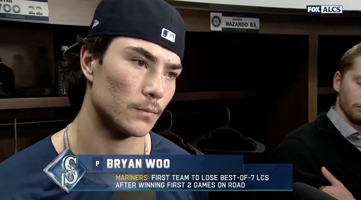 Mariners interview gets bizarre interruption