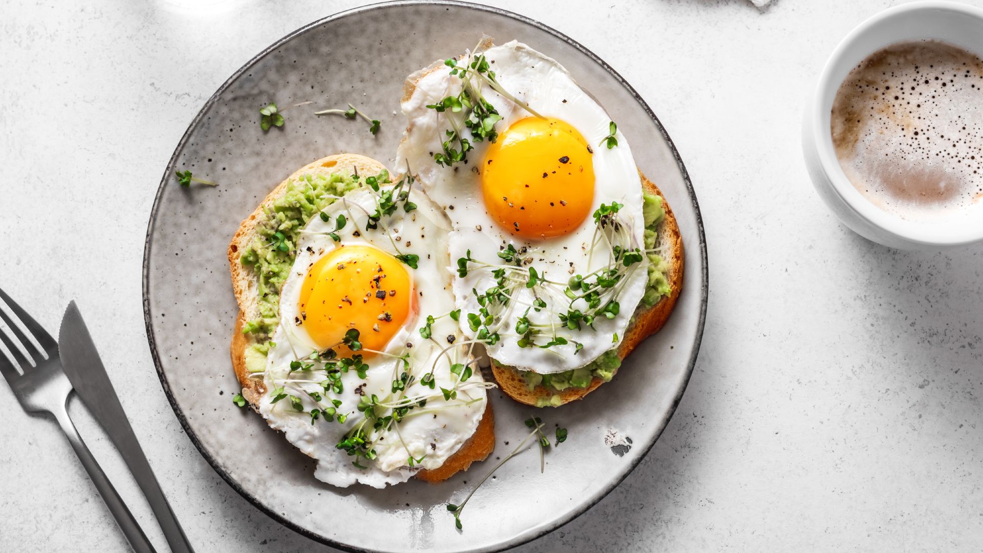 Microwave Fried Eggs Will Be Perfect In Under A Minute – Never Use A ...