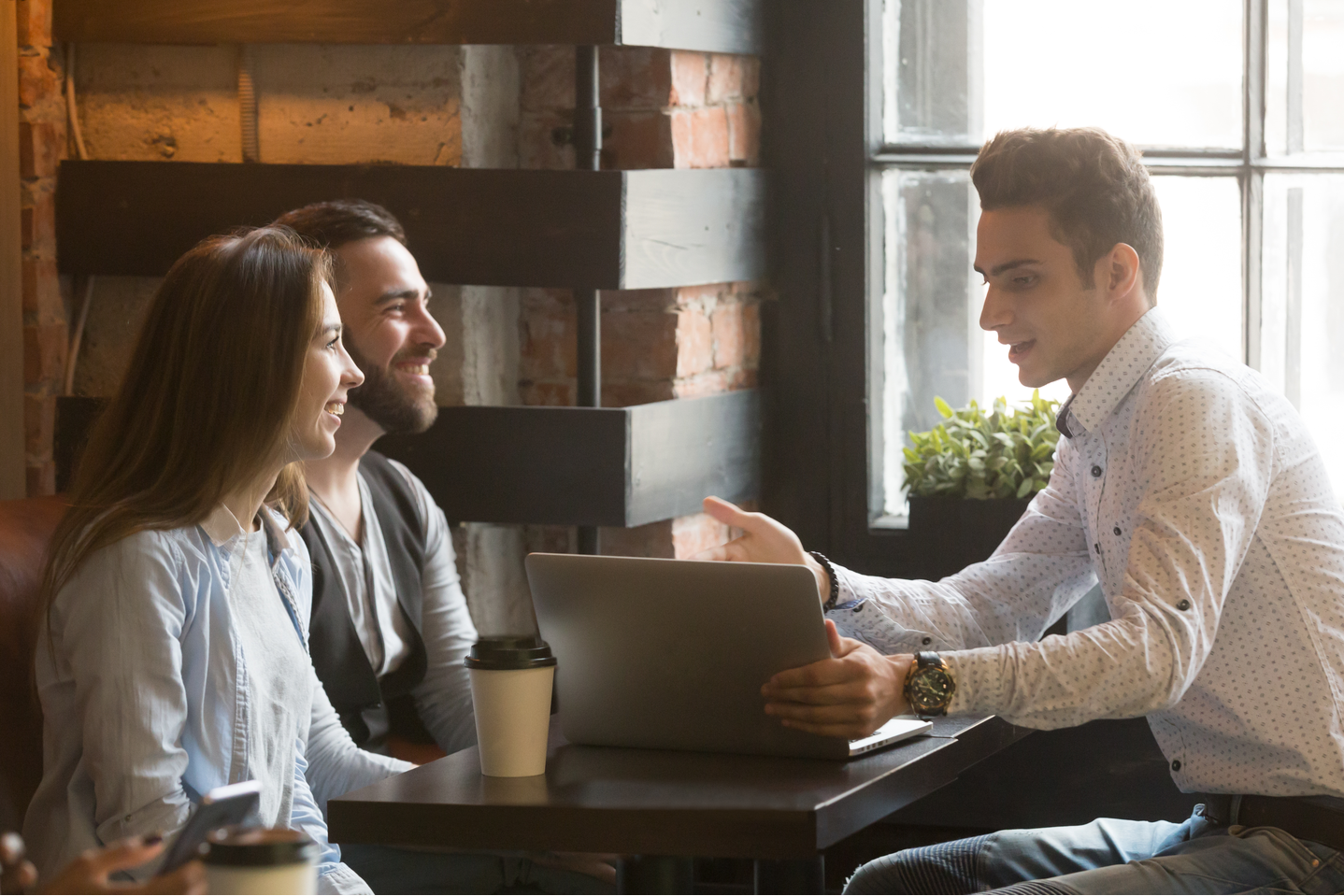 Keep Your Customers Coming Back With a Recurring Revenue Sales Model