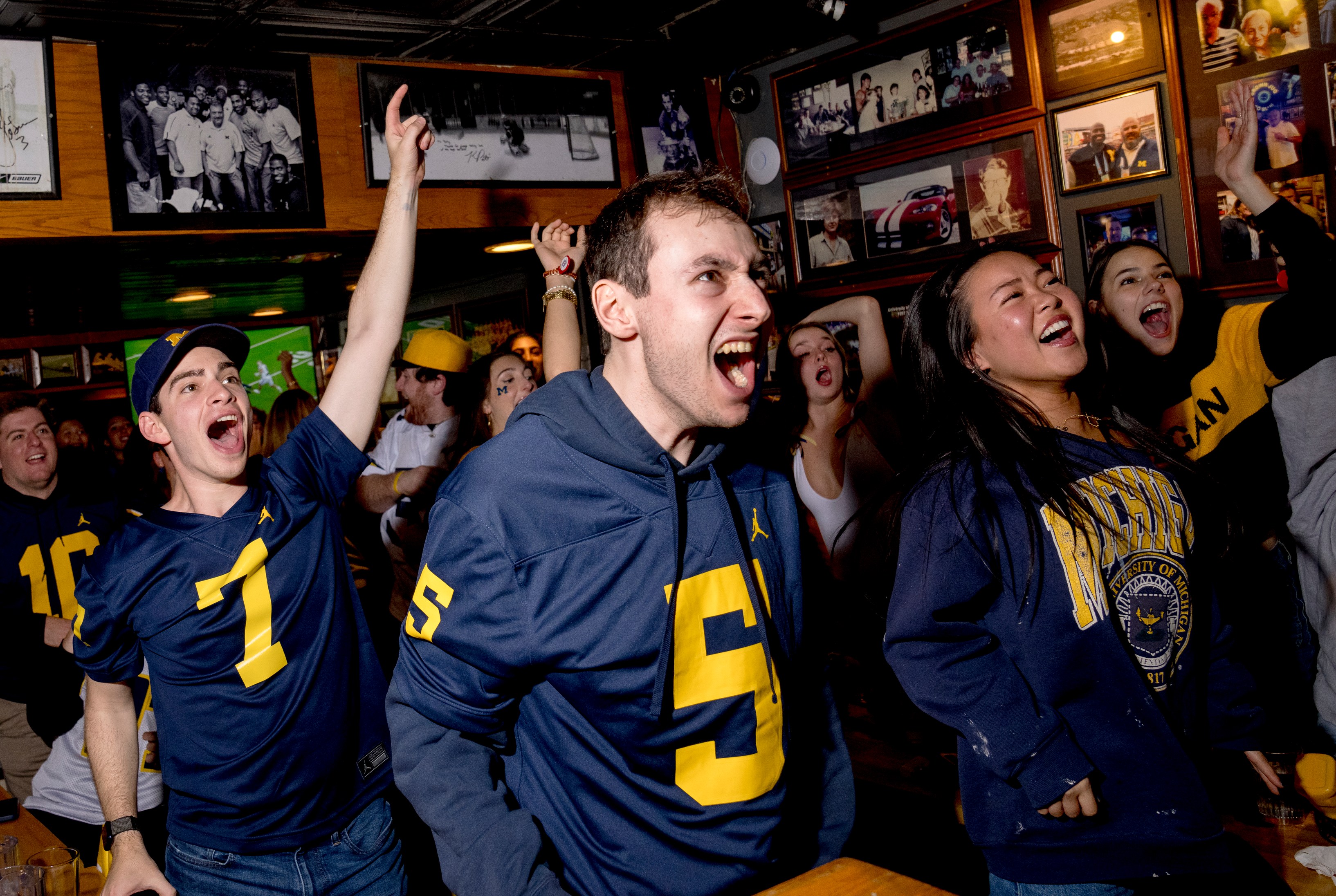 The ultimate pros and cons list for college football tailgating options