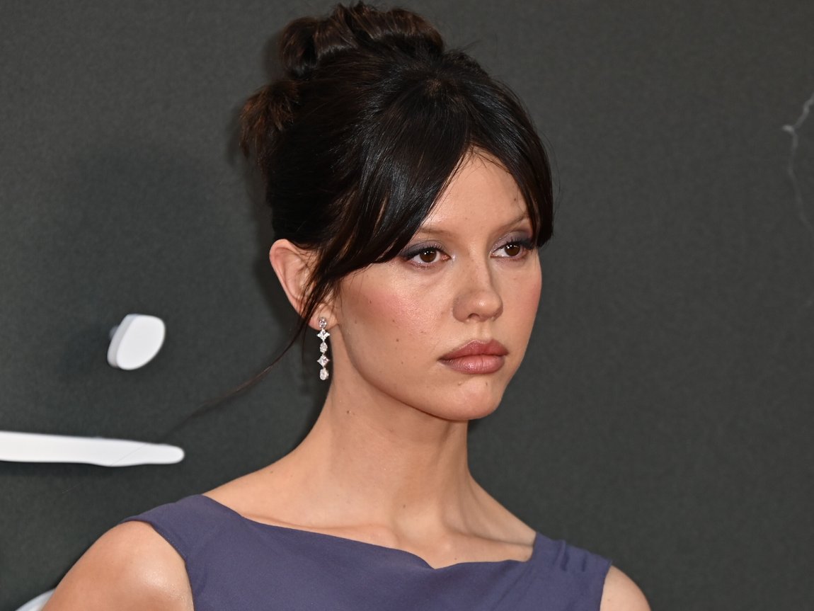 'Monster Muse': How to Style the Dark Make-up Trend for Fall