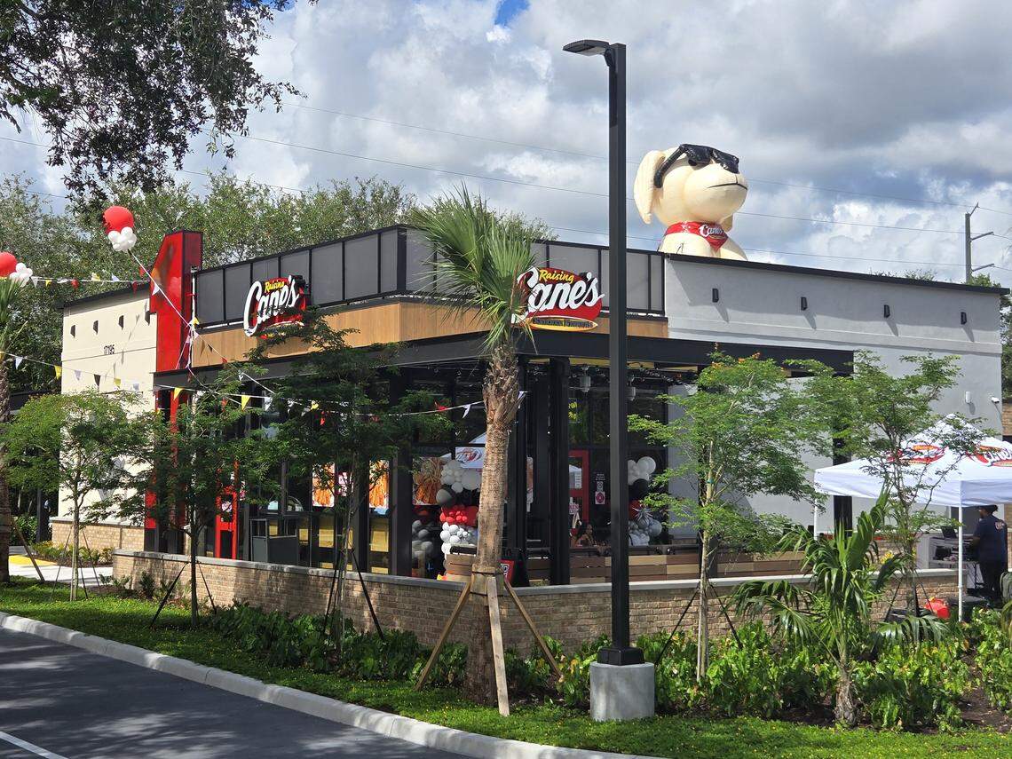 Raising Cane’s restaurant in Miramar draws large grand opening crowd ...
