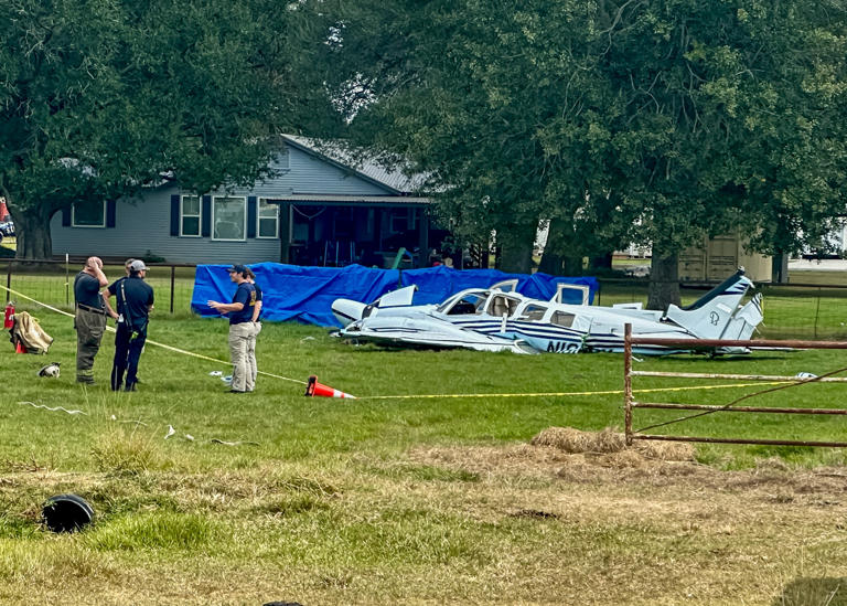 Three dead after Baron Beechcraft plane crashes near Gloria Switch Road ...