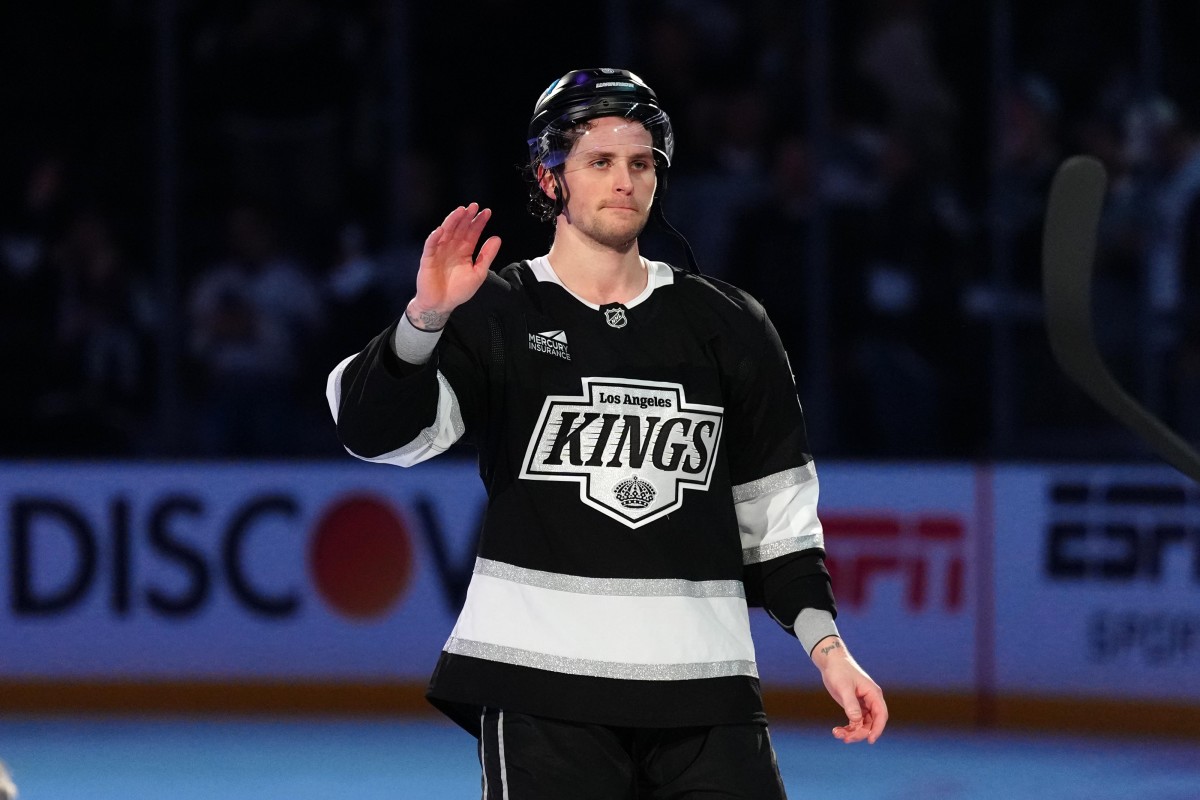 LA Kings Have Nothing to Worry About With Adrian Kempe's Future