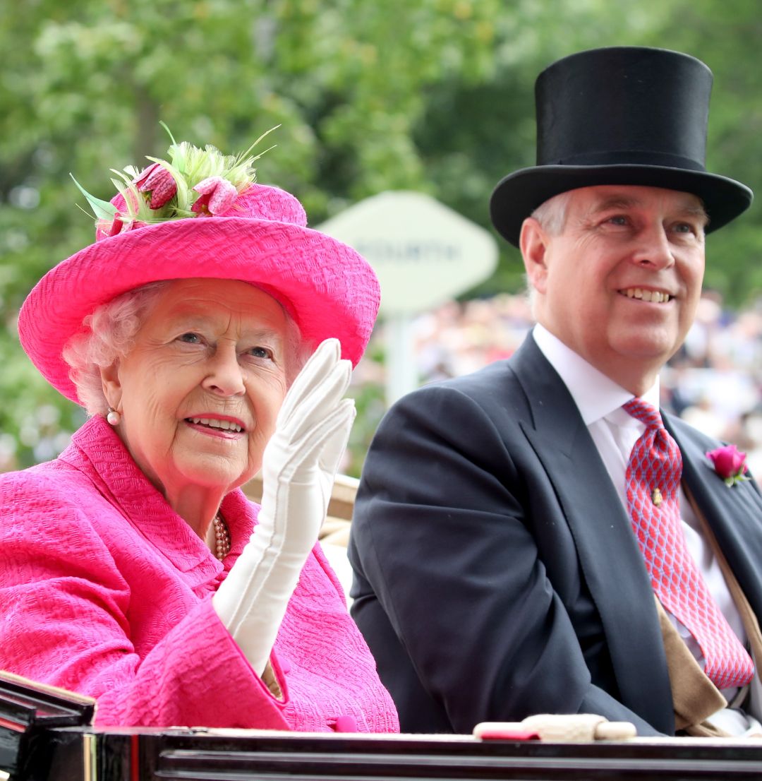 Courtier Says It Was "Hard" for Queen Elizabeth "As a Mother" to ...