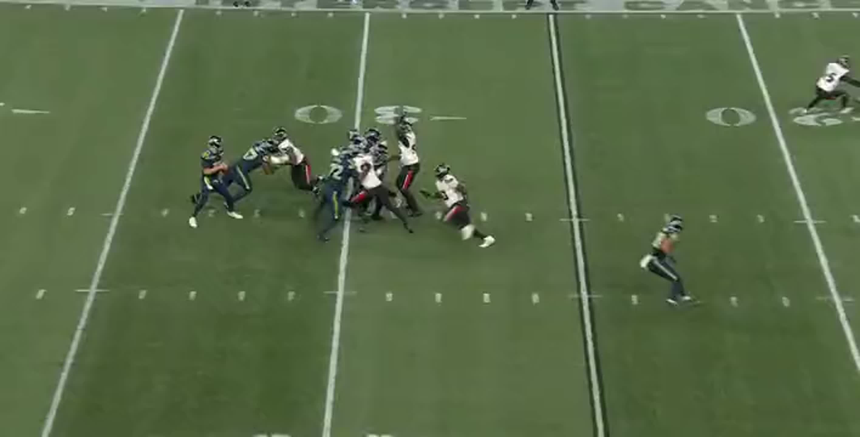 Grey Zabel confronting Houston's Azeez Al-Shaair after his hit on ...