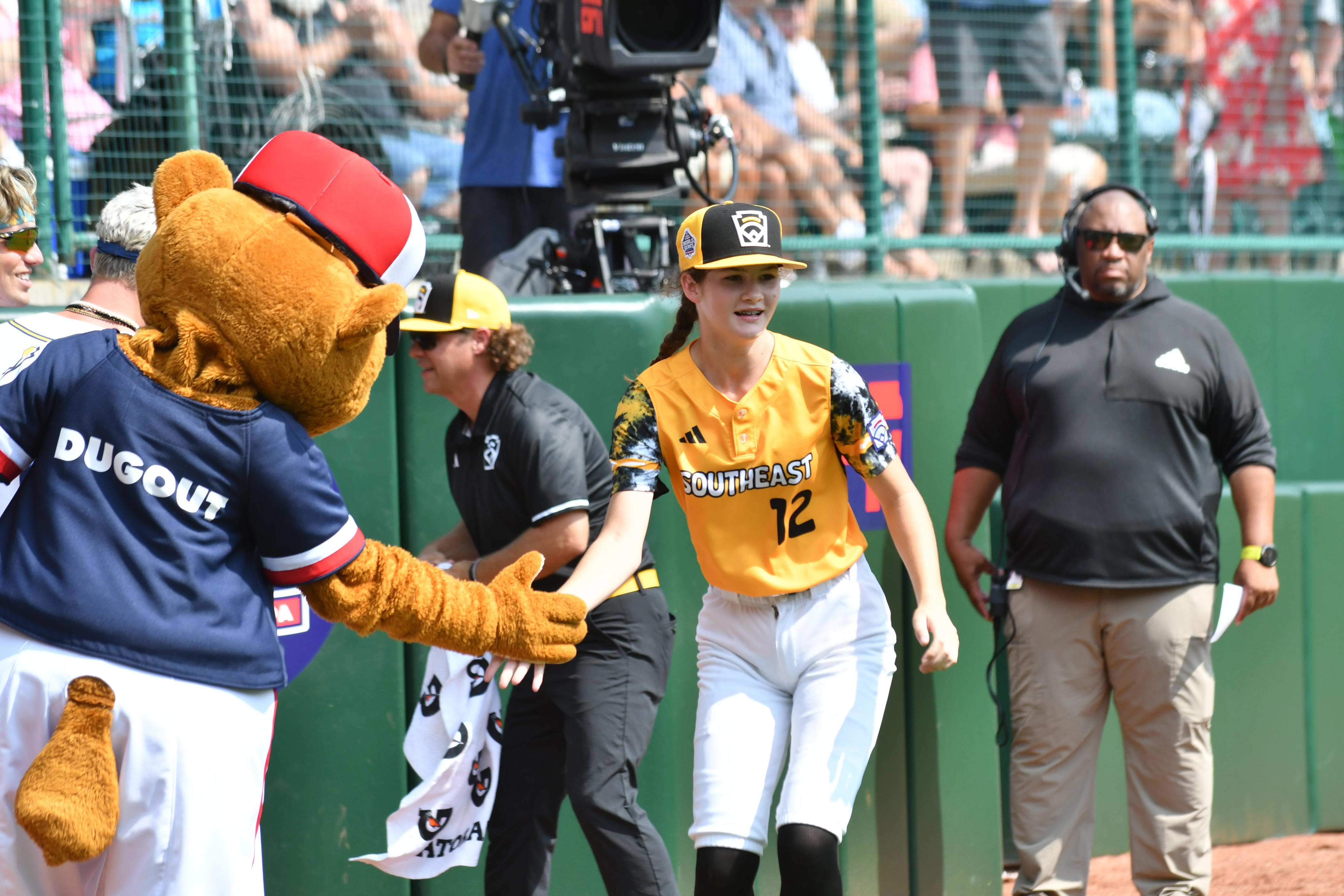 Why is former Nolensville LLWS star Stella Weaver going to 2025 World ...