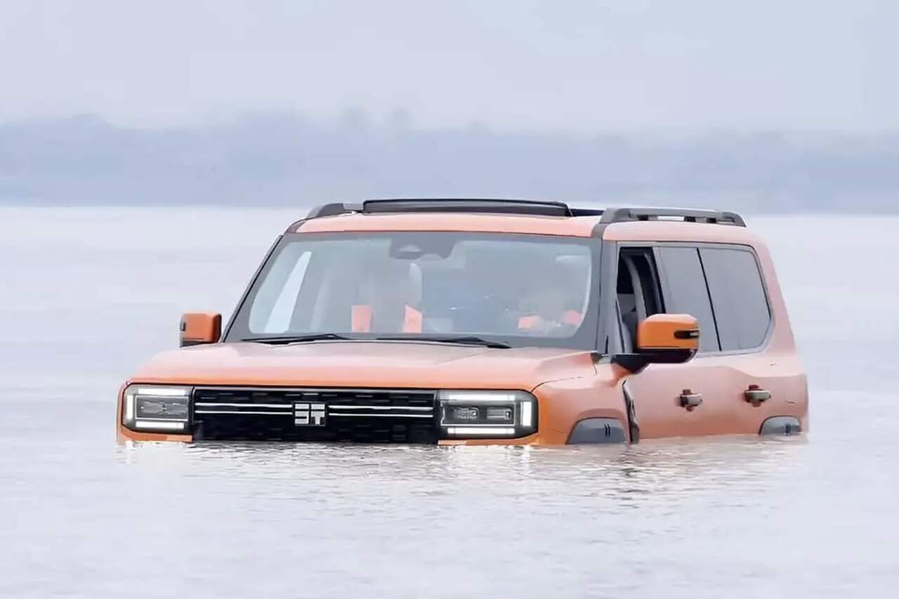 China’s Luxury SUV Becomes 1st Car to Cross the Country’s Largest River