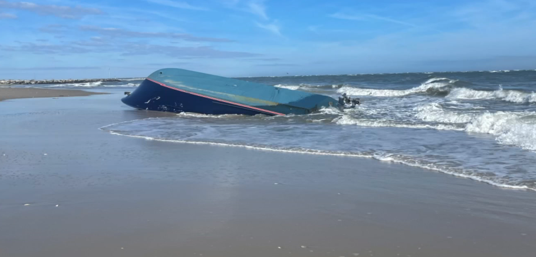 Captain dies after boat capsizes, crewmember survives by using ...
