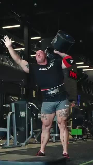 Lifting a 120kg Monster Dumbbell at Athletic Kulture