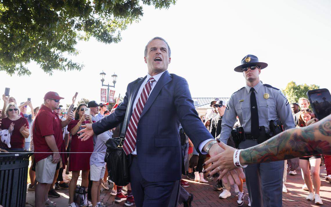 Shane Beamer sounds off on negative noise surrounding South Carolina's team