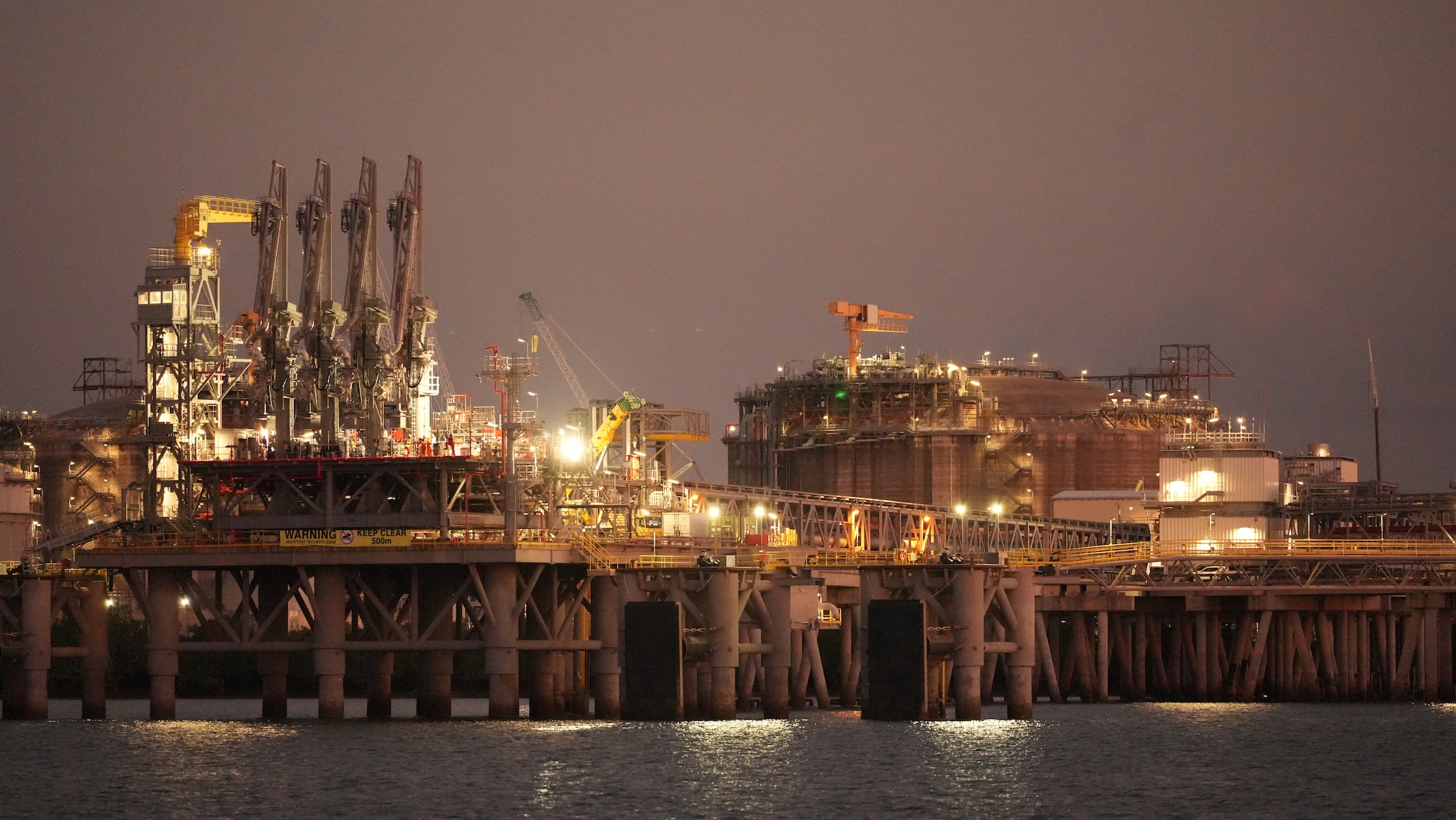 Workers strike at NT Inpex Ichthys plant after negotiations on pay ...
