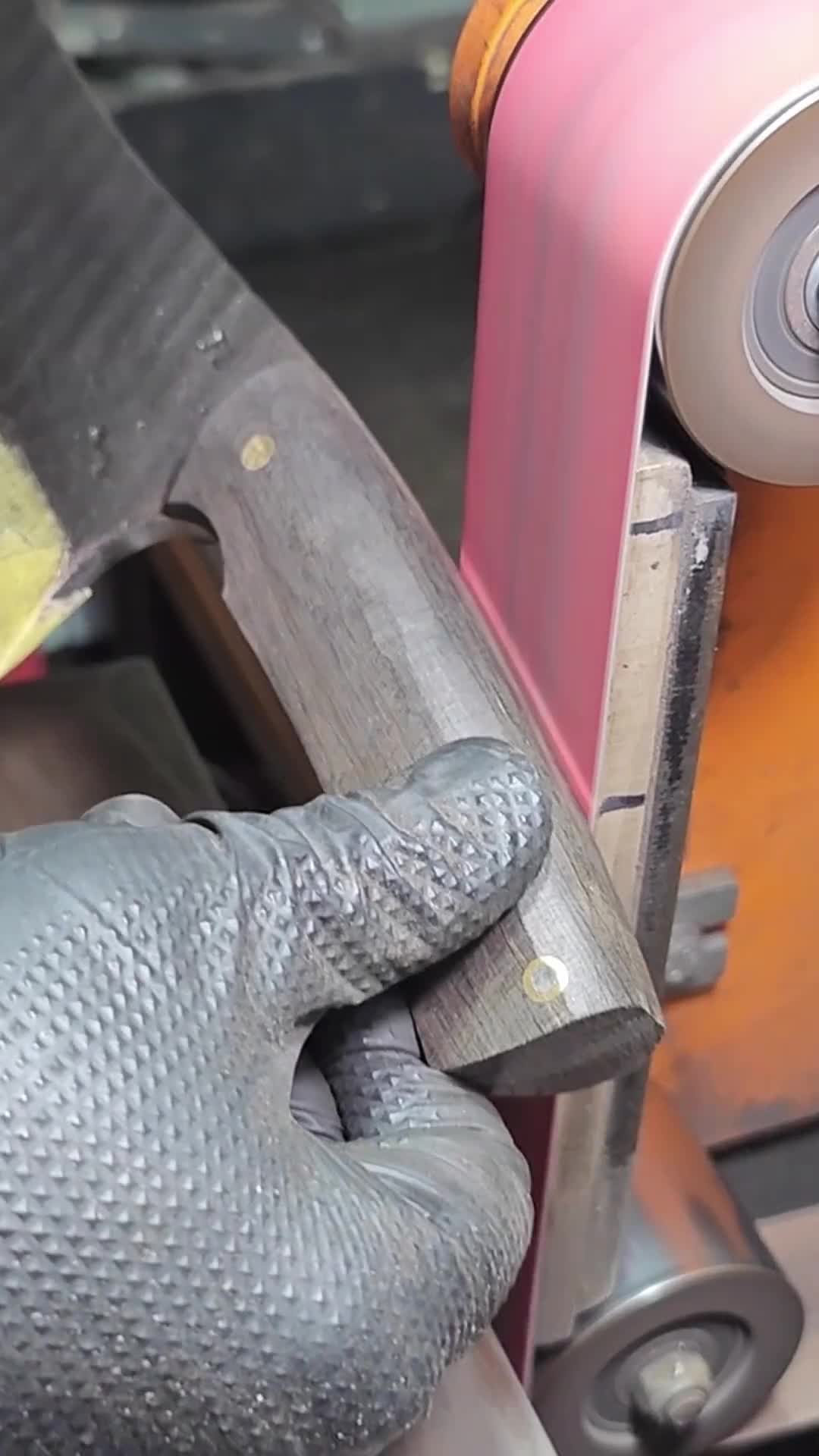 I made a killer cleaver from a rusty car spring in 3 hours