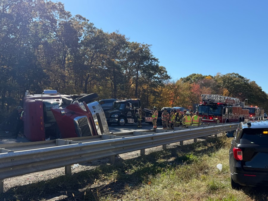 5 injured in tractor-trailer rollover crash