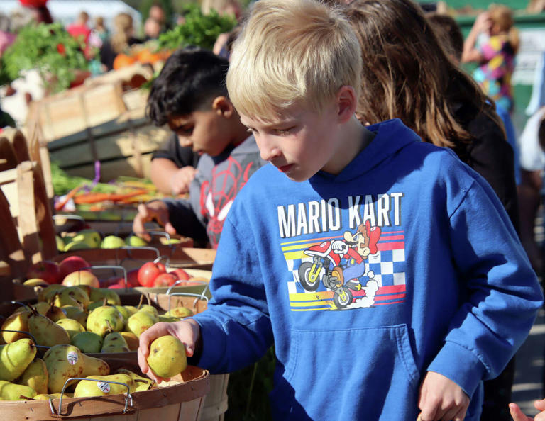 Photos: Freeland students explore healthy eating