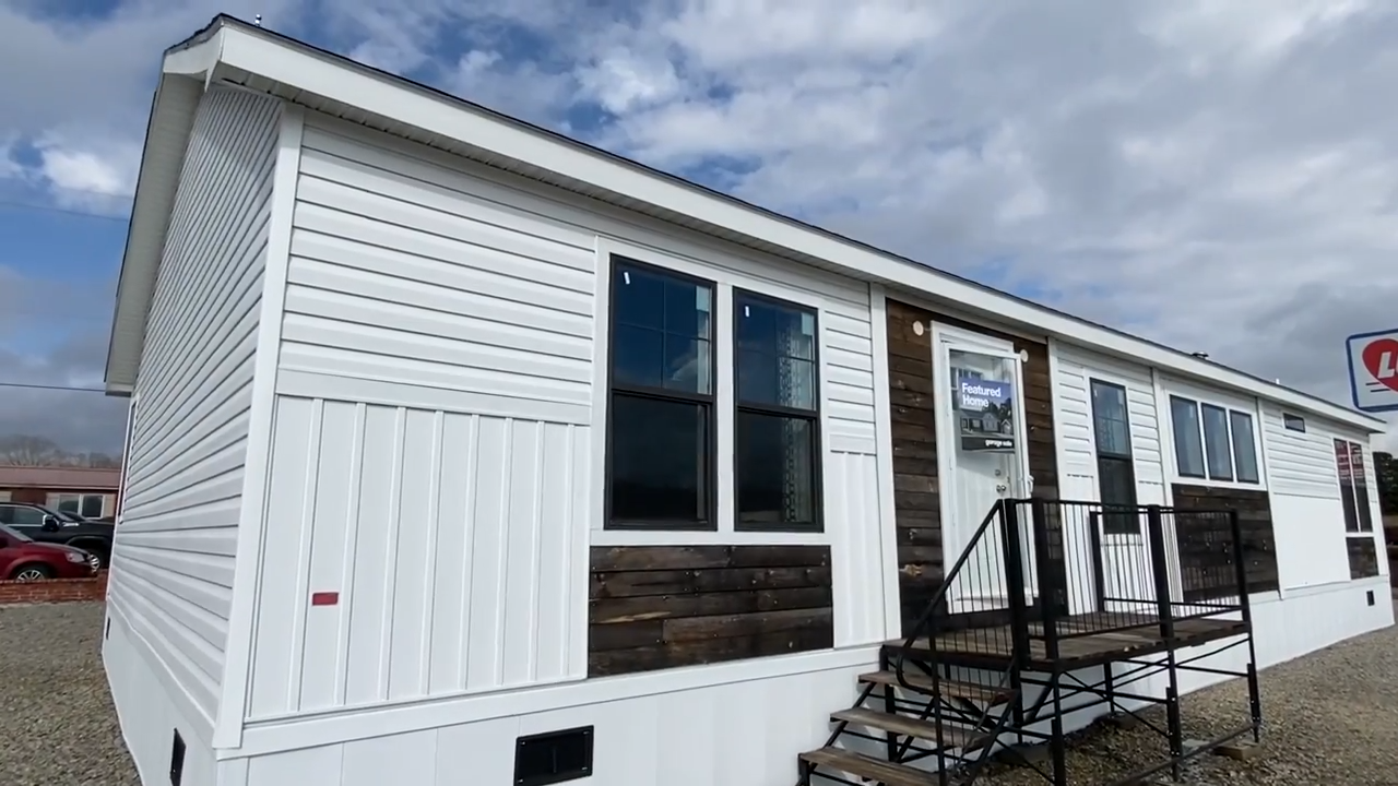 "Hillcrest" by Clayton Homes | 3 Bed, 2 Bath Mobile House Tour