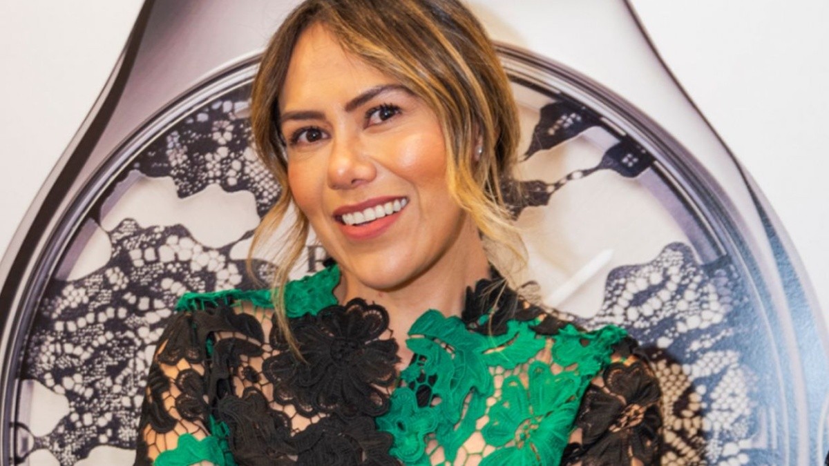 Raquel Orozco: Cuando la moda ruge con elegancia y las flores 3D son ...
