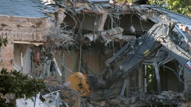 "Demolition derby" at the White House is unprecedented, historian ...