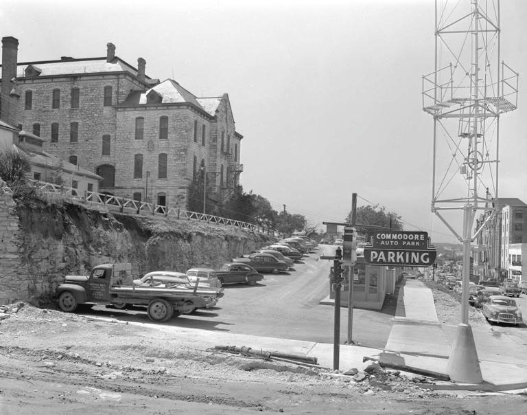 What's the story behind the giant illuminating Texas towers?