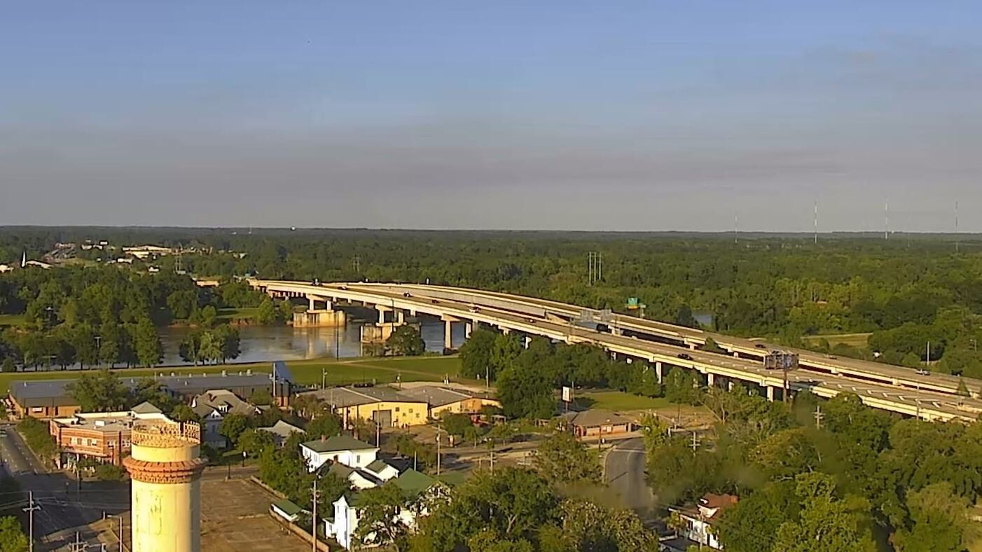 APD: Person survives jump from Purple Heart Bridge