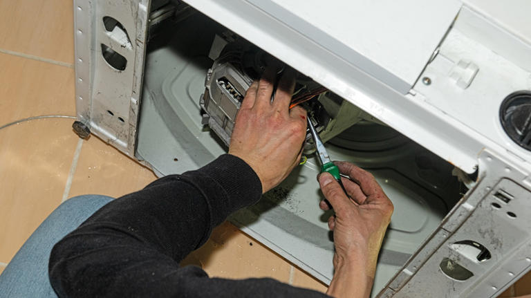 Washing Machine Leaking? The First Thing To Do (Before Calling A Plumber)