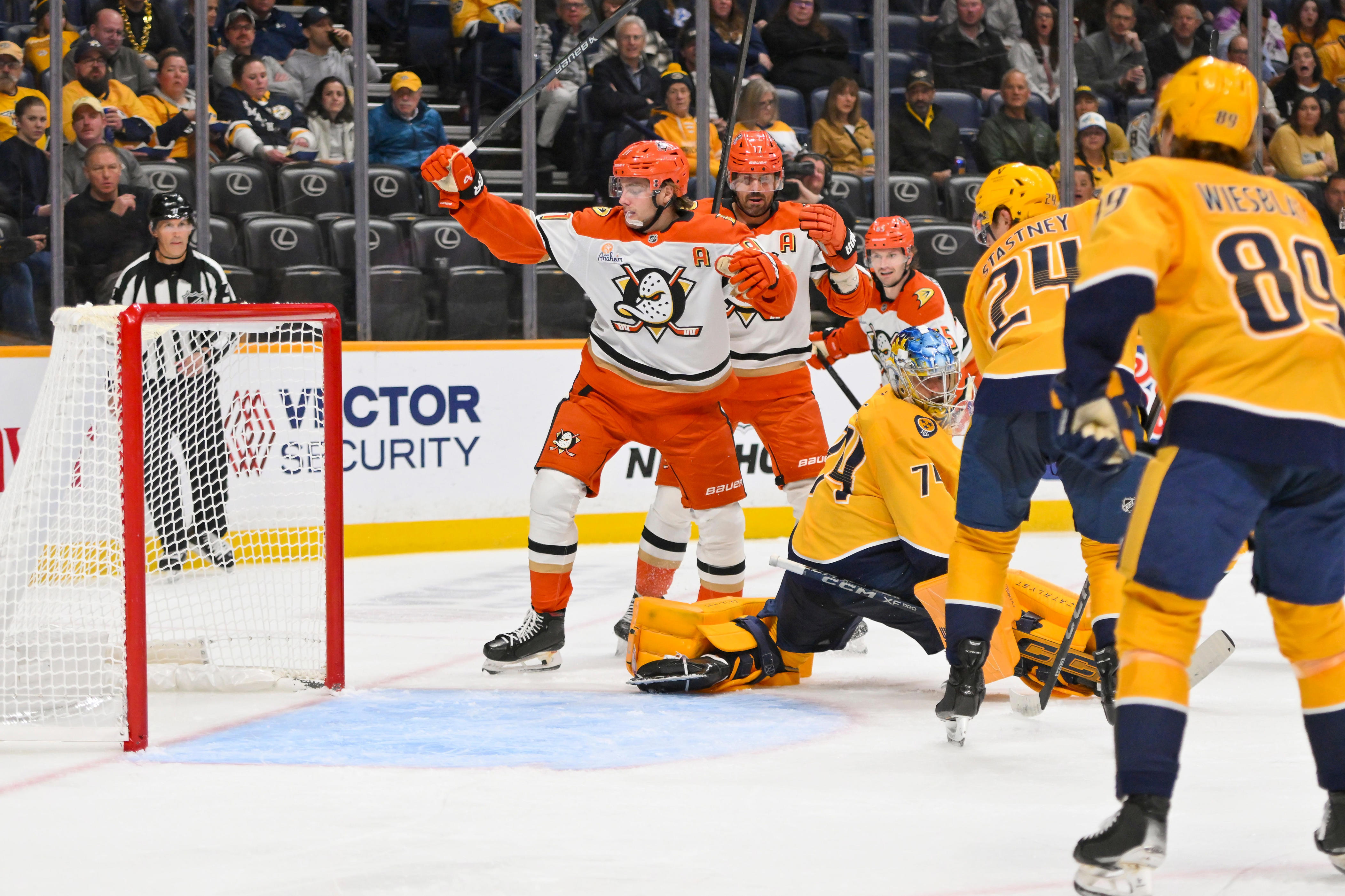 Nashville Predators fall 5-2 to Anaheim Ducks to lose fourth straight