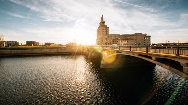 Between Iowa City And Cedar Rapids Are Quaint Downtown Shops And Scenic ...