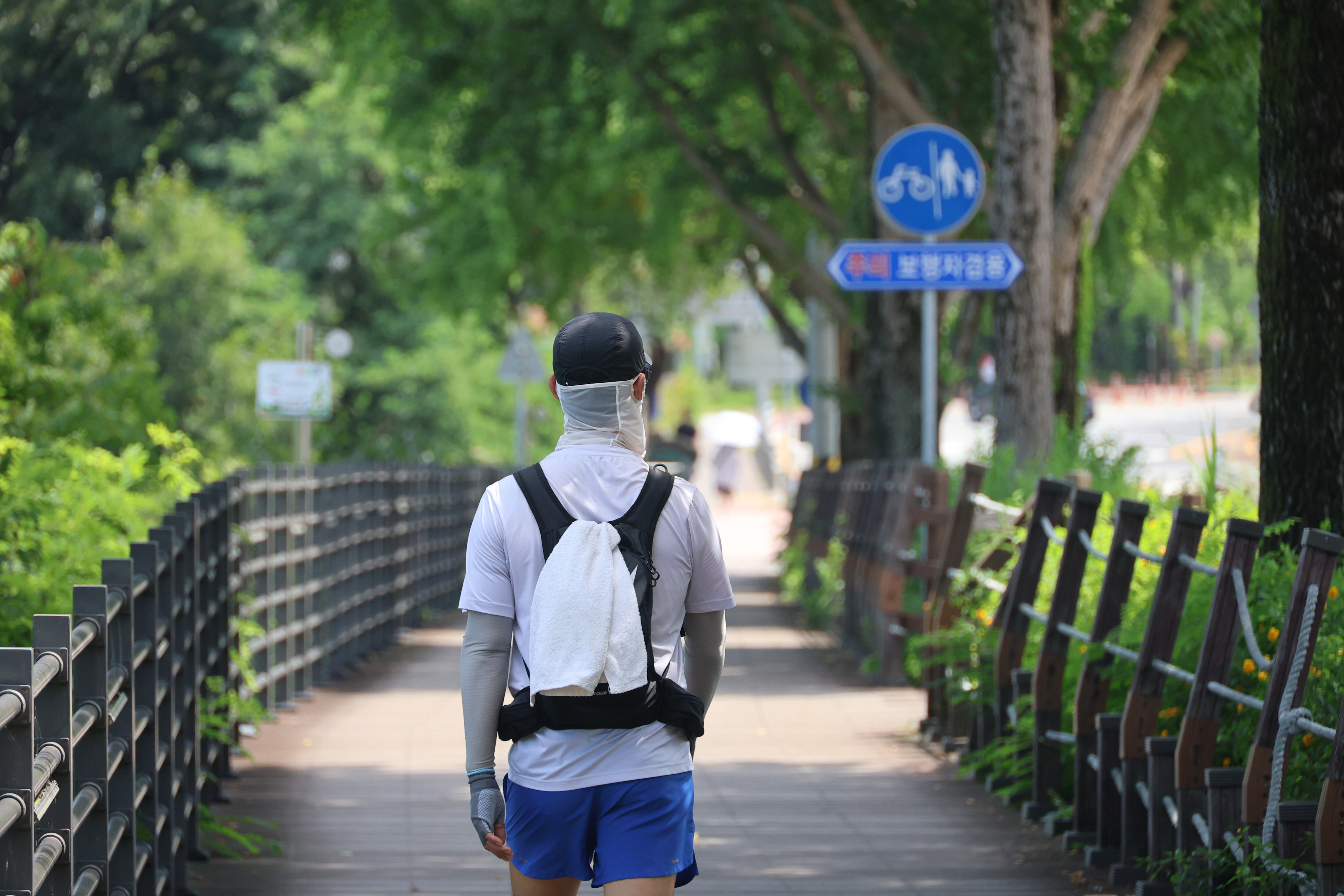 Daily Step Count More Crucial Than Frequency for Lowering Mortality Risk