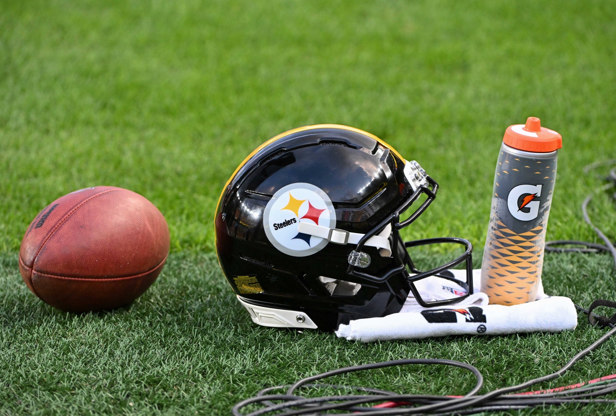 Pittsburgh Steelers Release QB From Team After Thursday’s Loss
