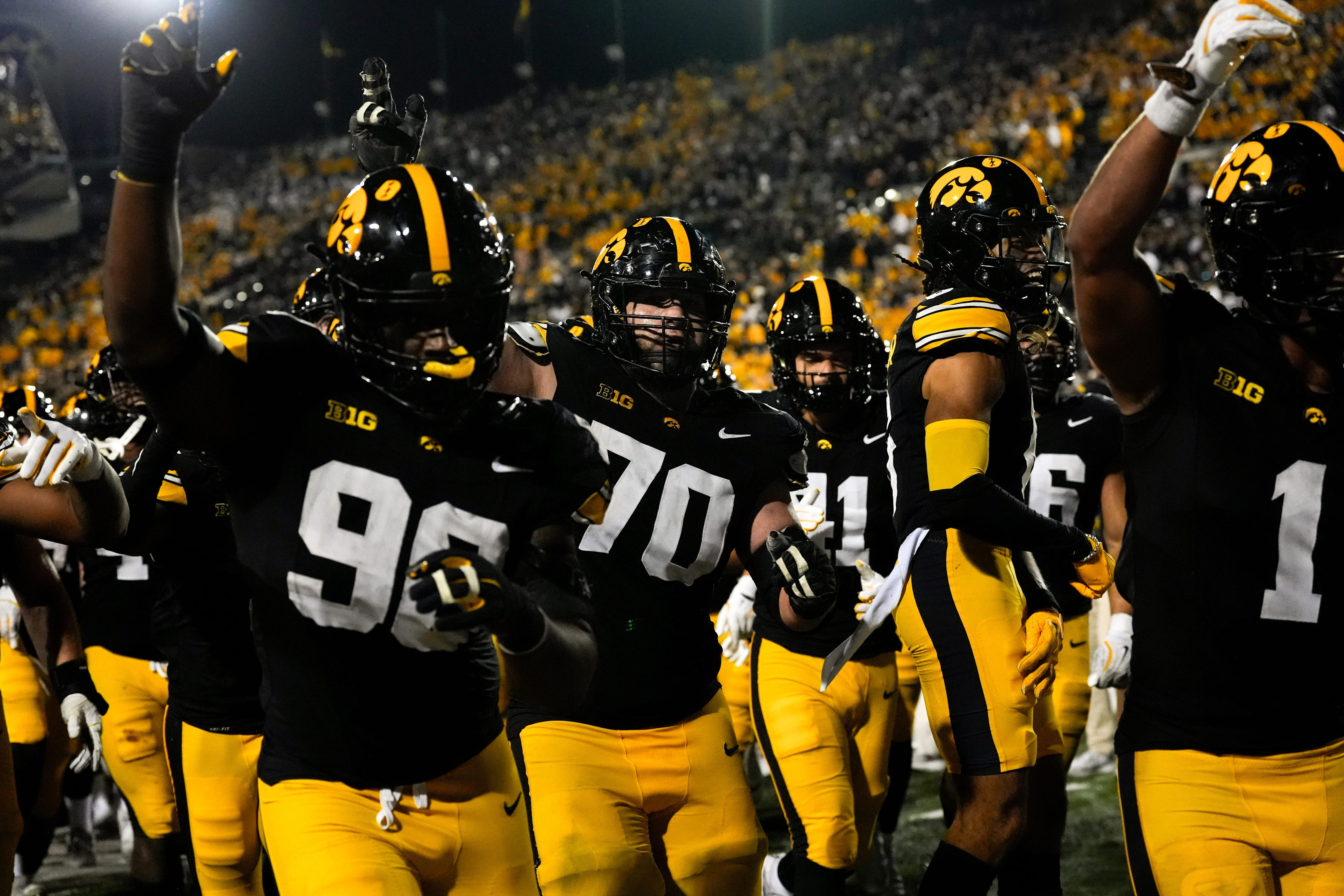 Iowa football 2026 TE target Luke Brewer shares official visit photos