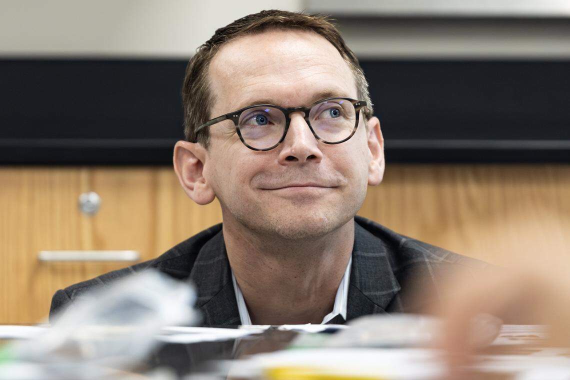 TEA's Mike Morath visits Lake Worth ISD, weighs another takeover in Tarrant