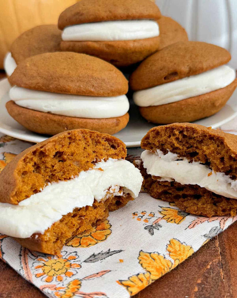 Pumpkin Whoopie Pies