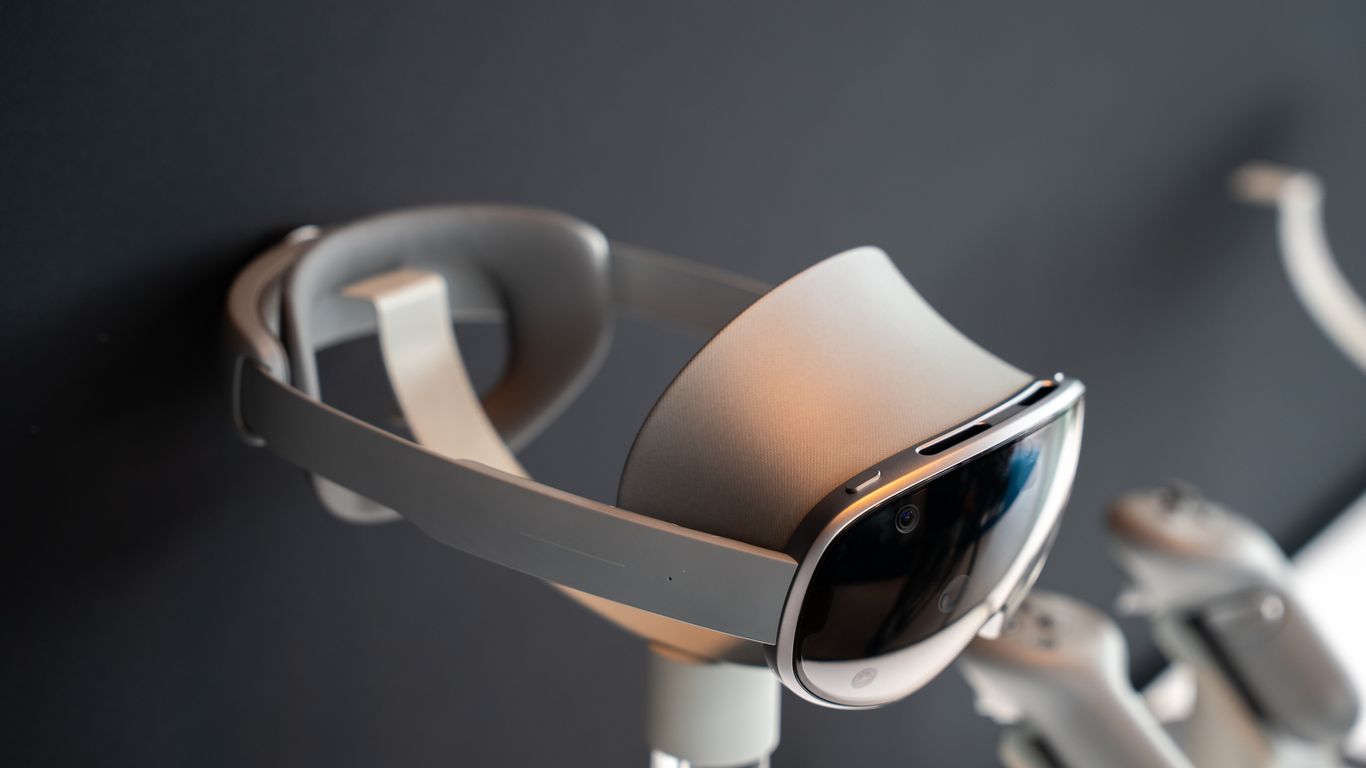 Samsung debuts Apple Vision Pro rival