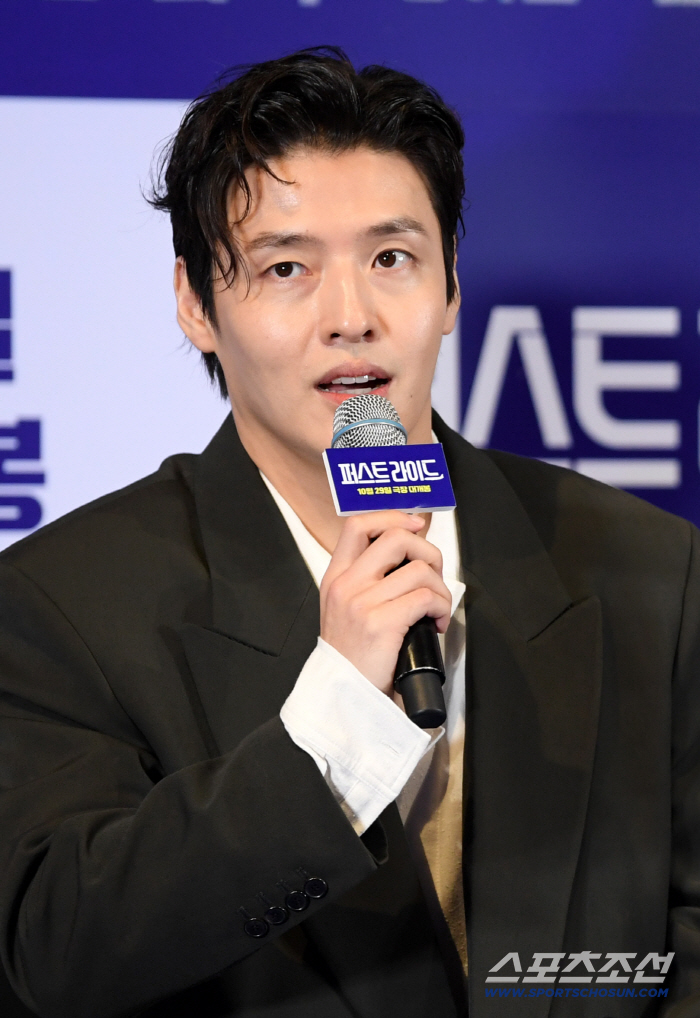 Following the 30th, the first ride Kang Ha-neul is fun to work with ...