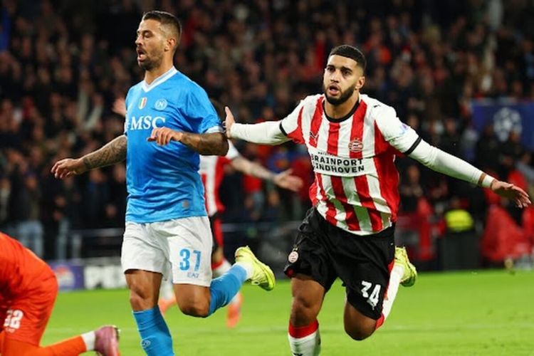 PSV Bantai Napoli 6–2, De Boeren Berhasil Manfaatkan Kartu Merah ...