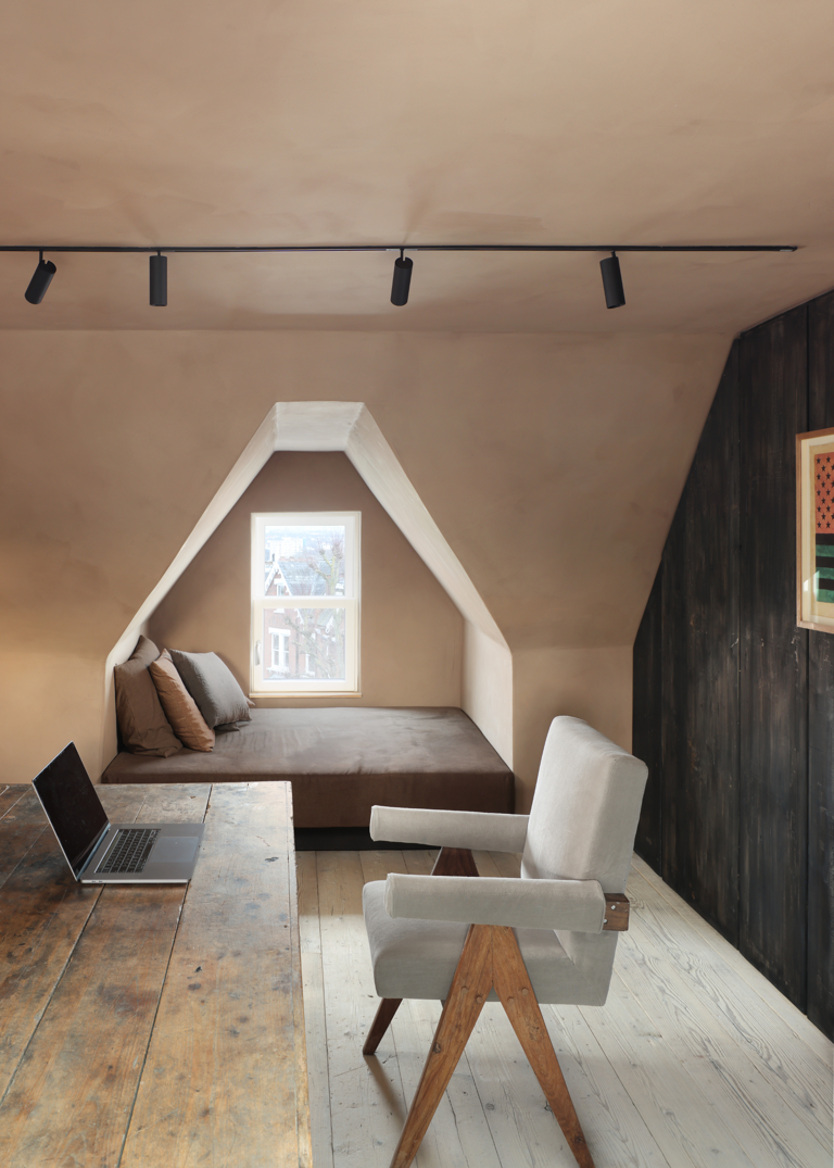 This Architect's Collaboration With Axel Vervoordt Co. Brought the ...