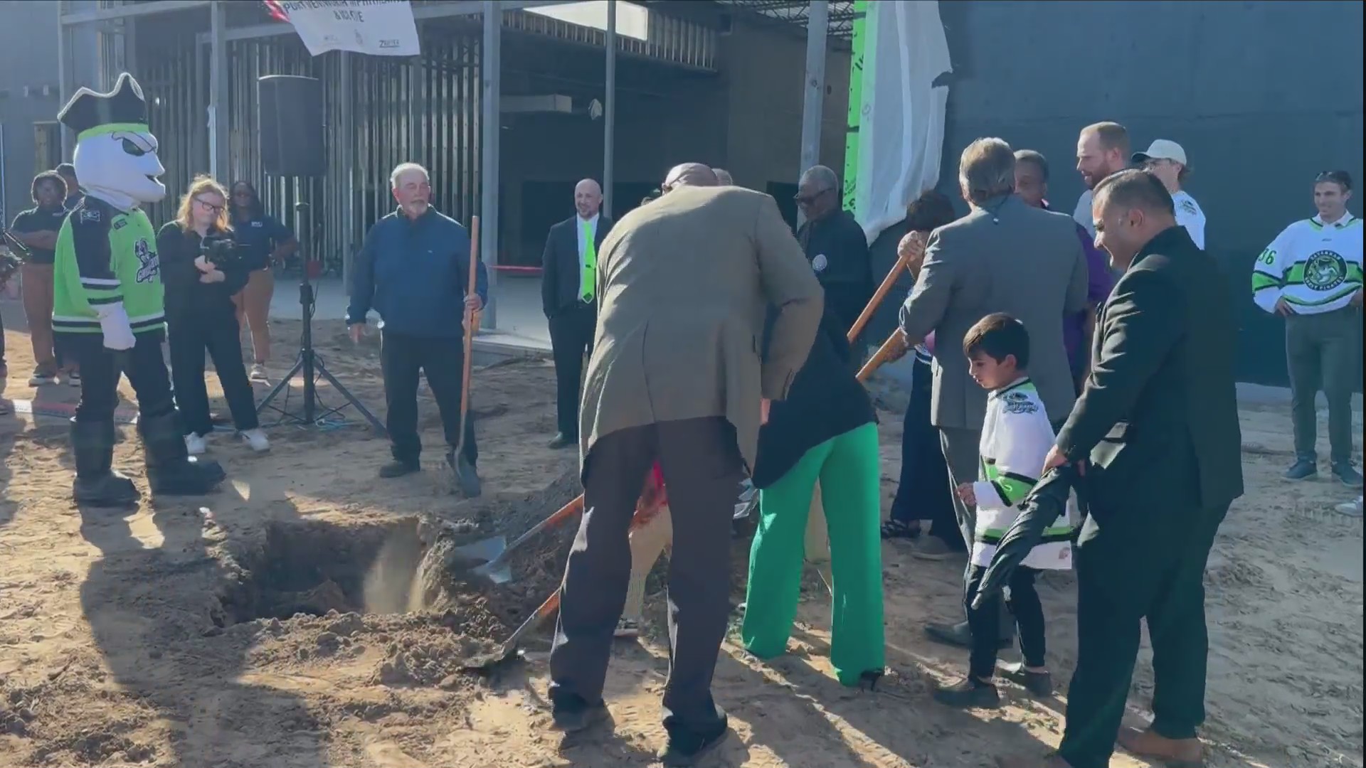 Port Wentworth Ice Cove's "beam topping" ceremony